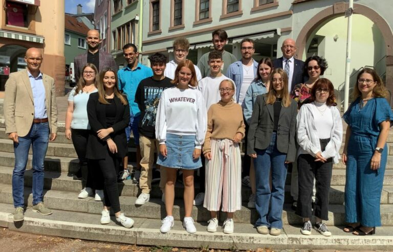 Stadt Wiesloch begrüßt neue Auszubildende 2022 - WiWa-Lokal - Wiesloch ...